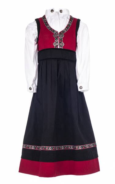 En festdrakt til barn er mer enn bare et klesplagg. - Familiebutikken.no